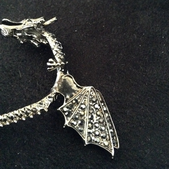 Hot Topic | Jewelry | Hot Topic Dragon Ear Cuff | Poshmark